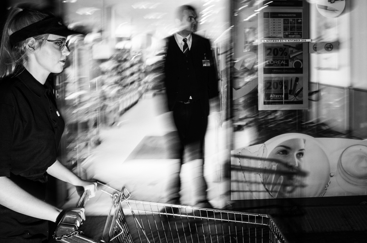 “Berlin After Dark”: Sebastian Jacobitz Captures the Ku’Damm Shopping ...